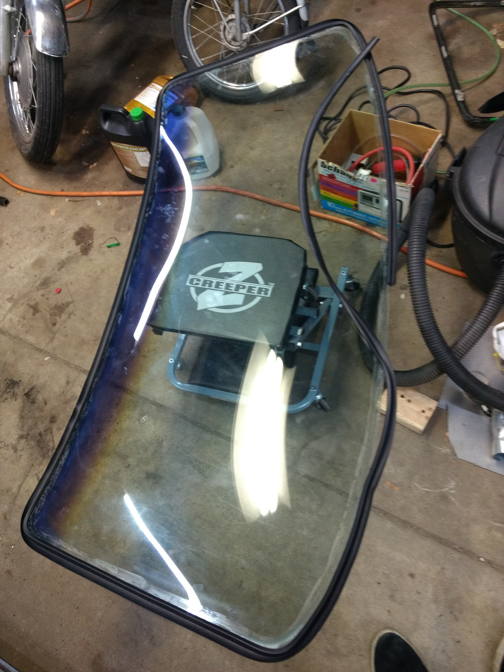 Resealing and Upgrading Trim on a '78-'90 Volvo 240 Windshield